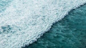 What Is a Point Break and Why Do Surfers Love It? - Rapture Surfcamps