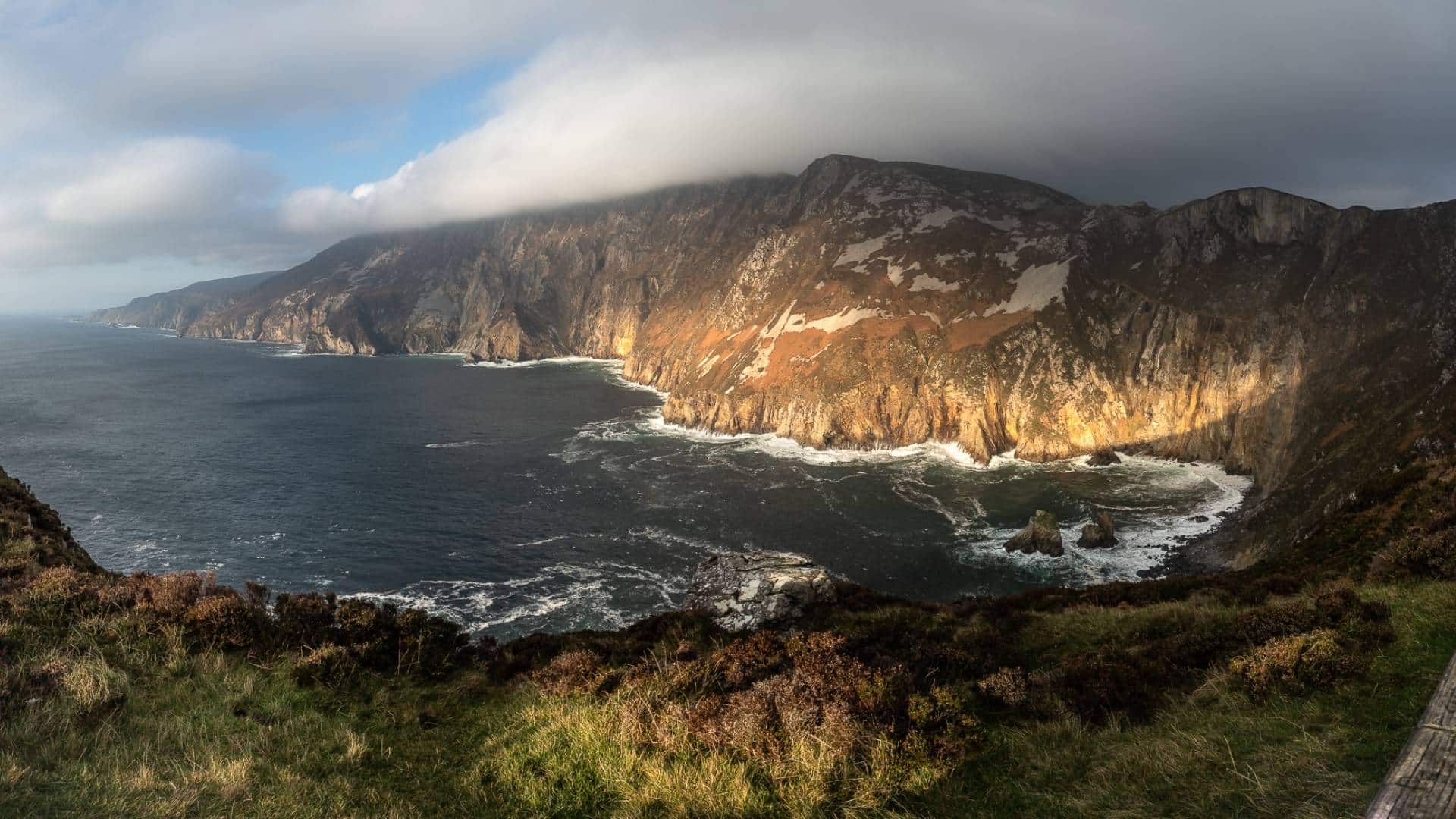 Donegal Bay’s Mullaghmore: Ireland’s Answer To Big Wave Surfing ...